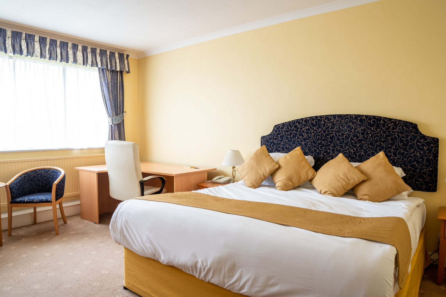Tiverton Inn & Lounge - Crest Hotels Group