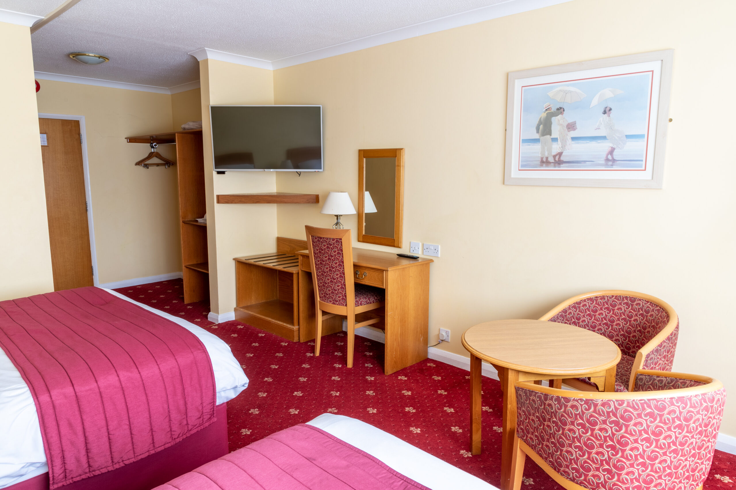 Sleep - Tiverton Inn & Lounge