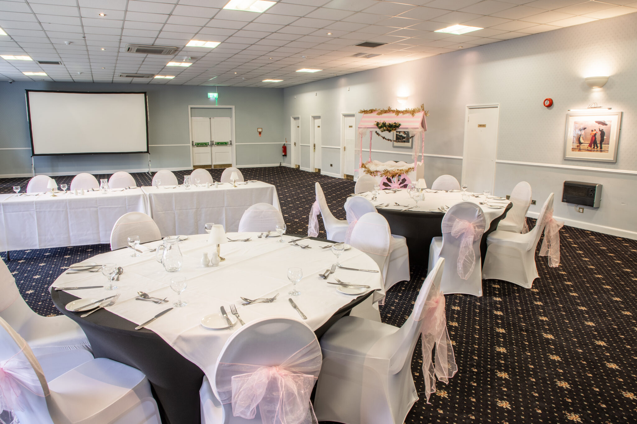 Tiverton Inn & Lounge - Crest Hotels Group