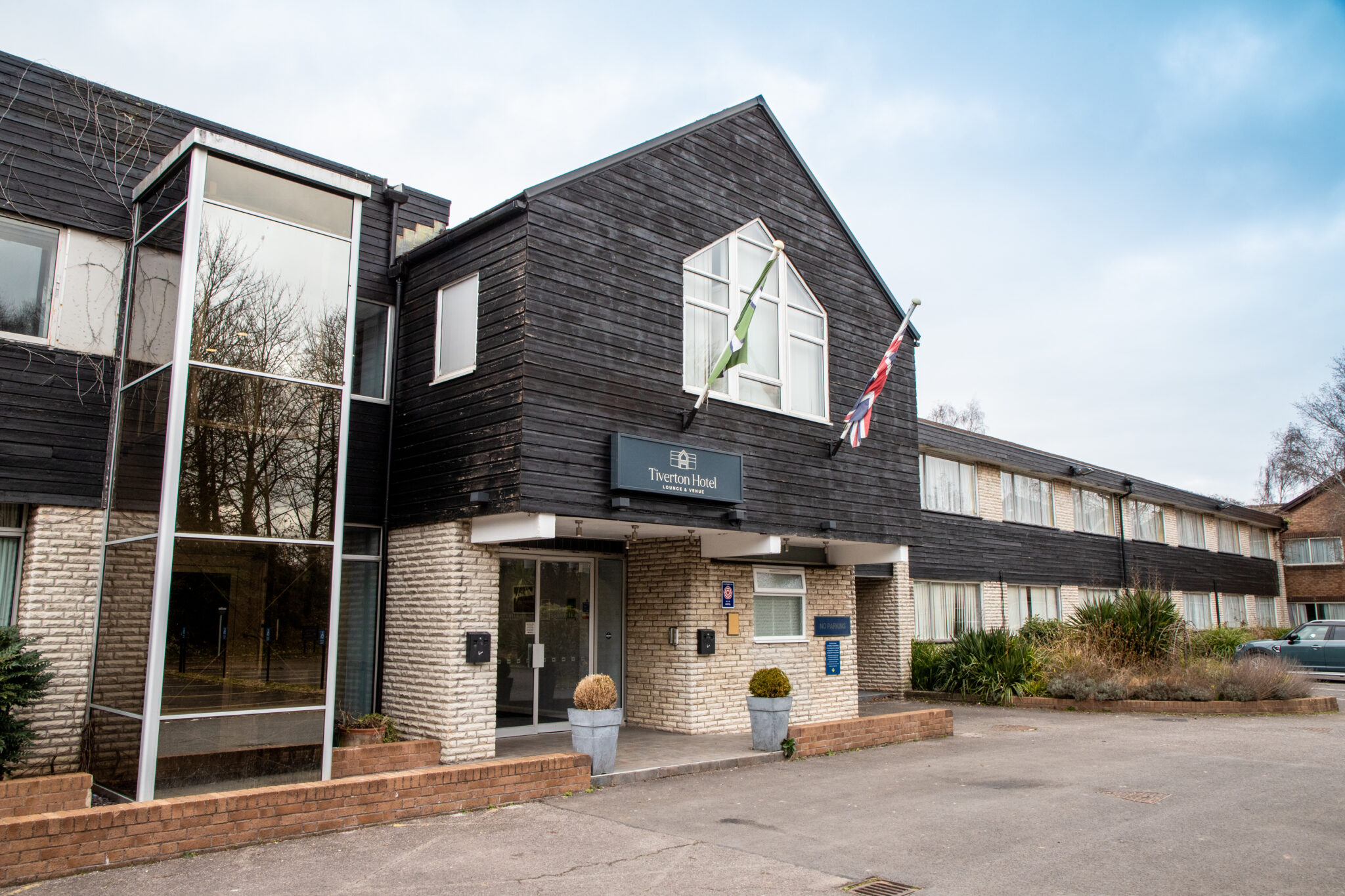 Tiverton Inn & Lounge - Crest Hotels Group