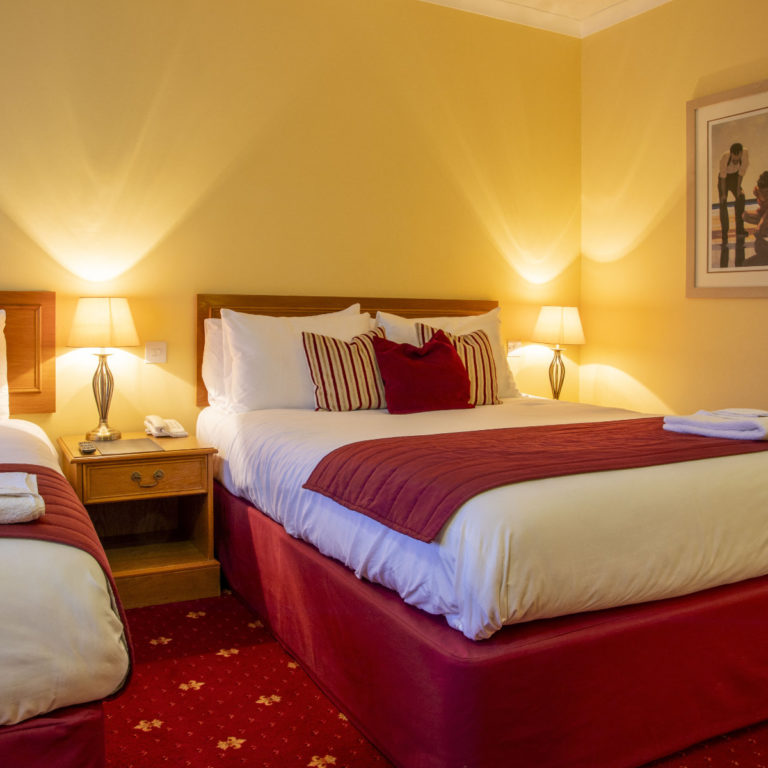 Sleep - Tiverton Inn & Lounge